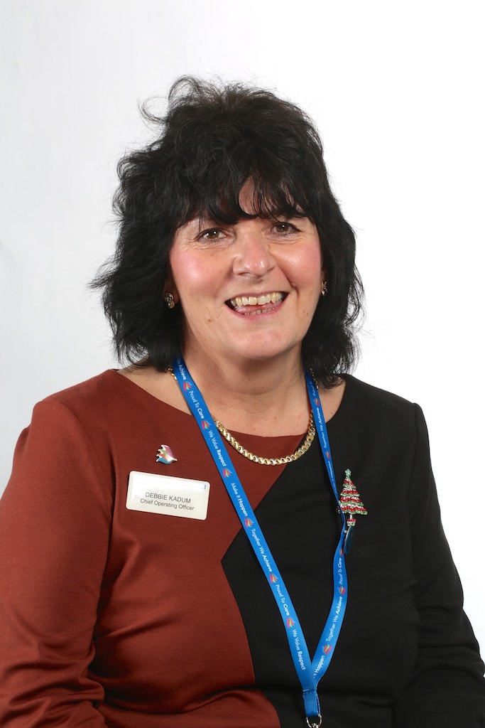 Chief Operating Officer Debbie to retire in December – SaTH