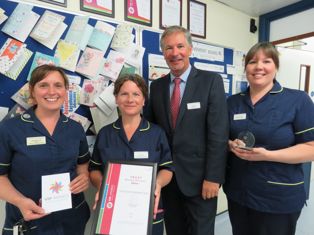 Hospital staff crowned VIP award winners – SaTH