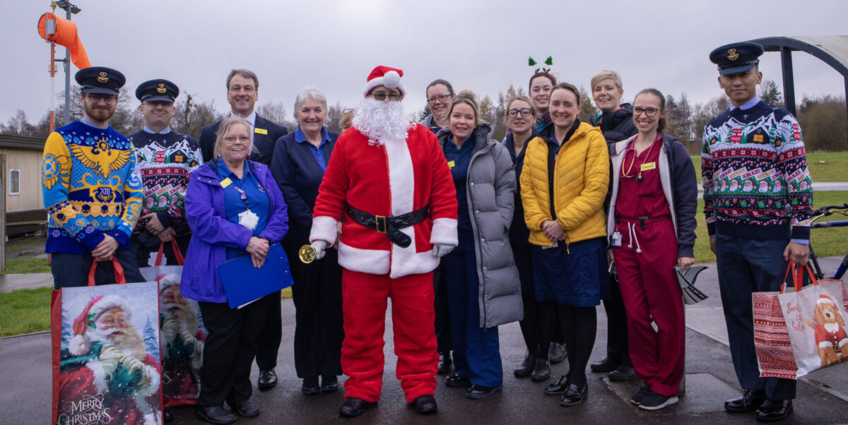 Santa arrives by helicopter to visit children at hospital – SaTH