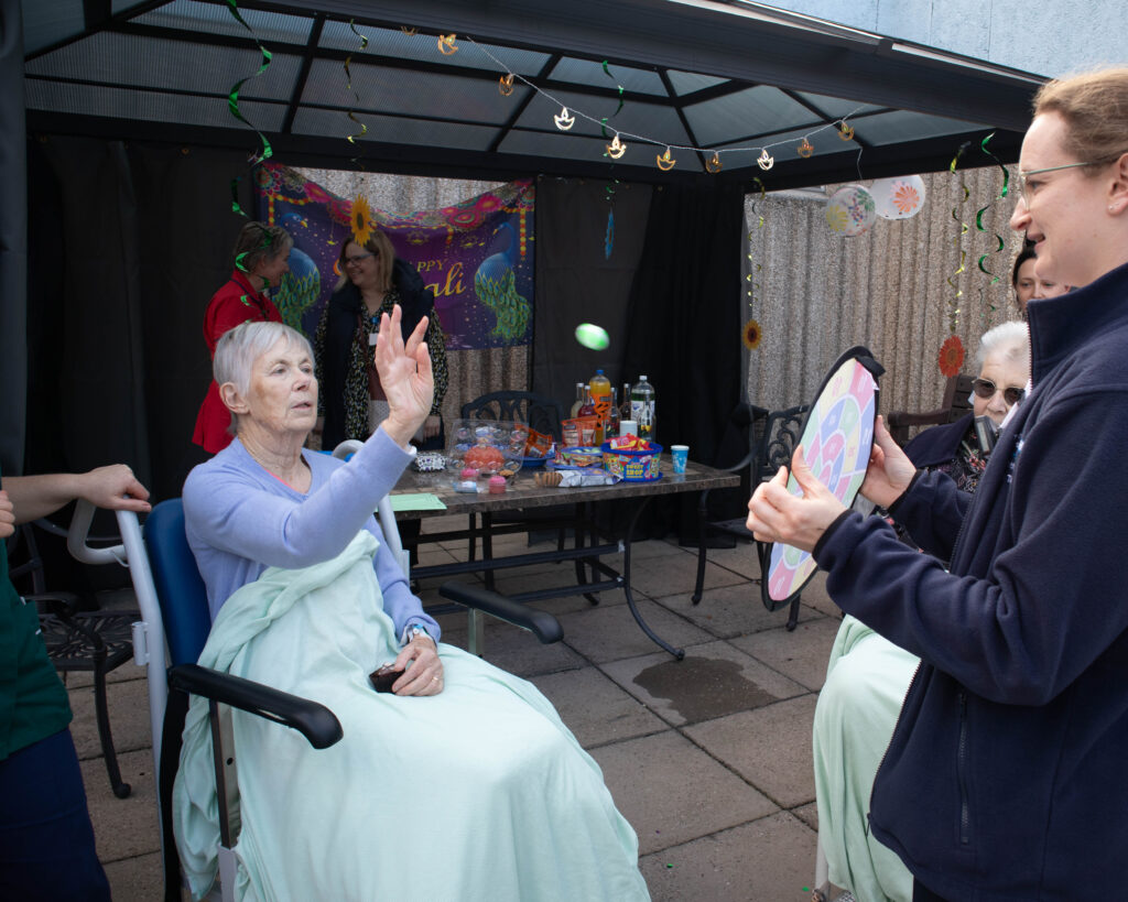 Hospital ward courtyard reopened to improve patient experience – SaTH