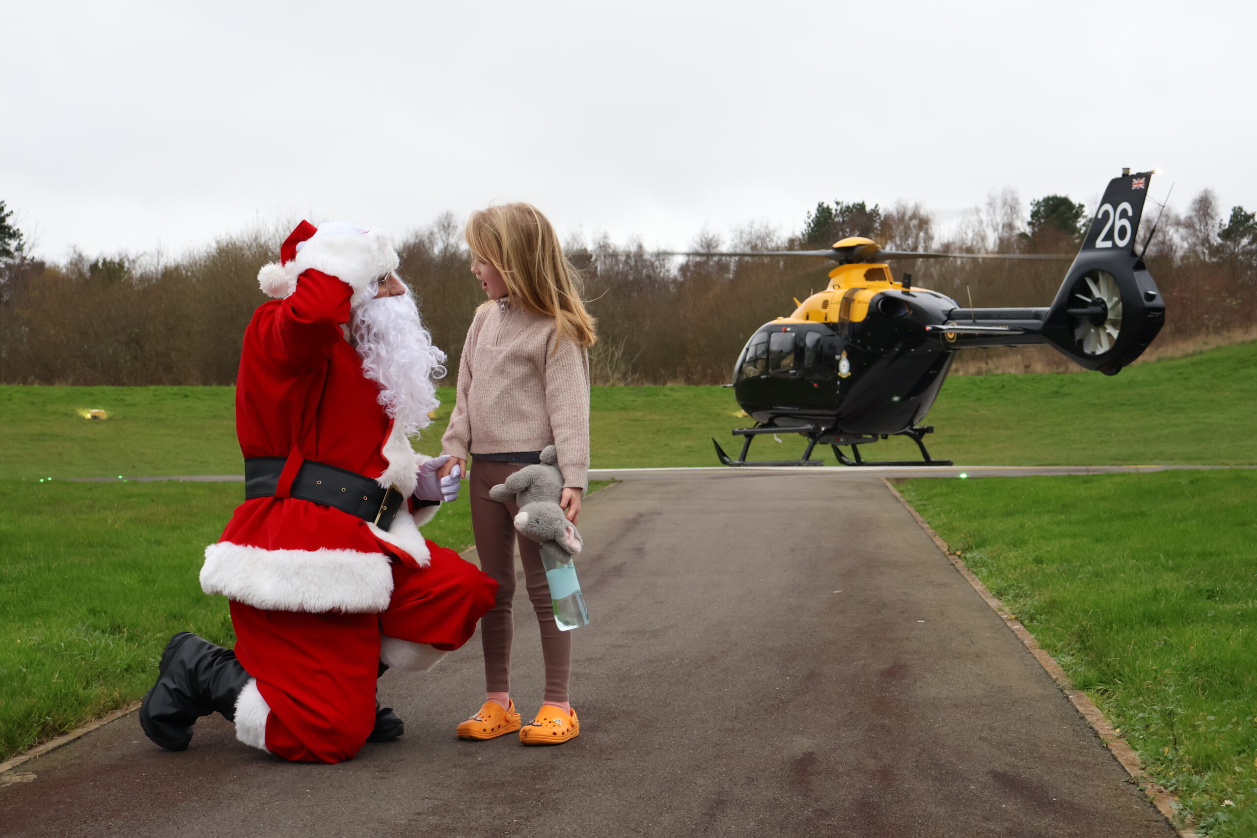 Santa flies into hospital to visit children – SaTH